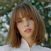 Maya Hawke - Movies, Biography, News, Age & Photos | BookMyShow